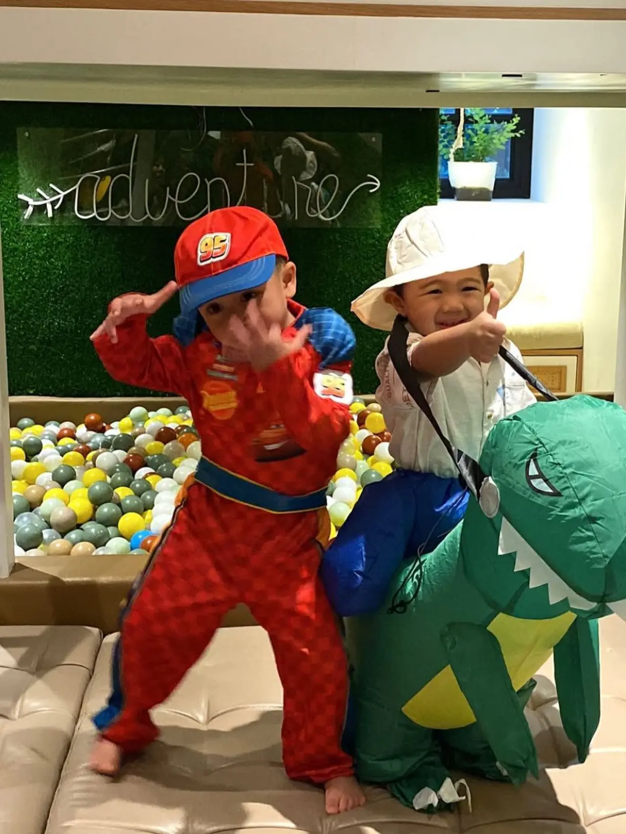 5 Potret Bromance Rayyanza dan Abe Main Bareng, Duo Bocil Menggemaskan - Hot Liputan6.com