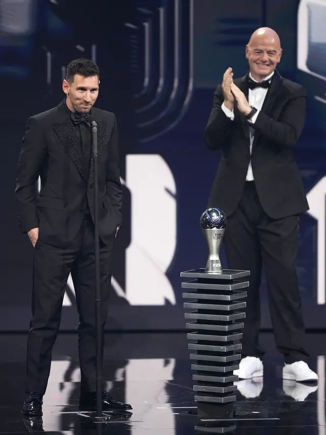 So Sweet, Kylian Mbappe Beri Selamat ke Lionel Messi yang Jadi Pemain Terbaik FIFA 2022: Kamu ...