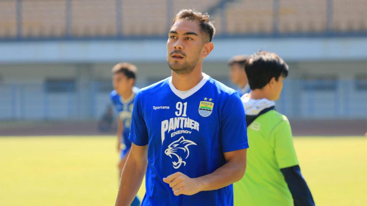 Omid Nazari Belum Tahu Masa Depannya di Persib - Indonesia Bola.com