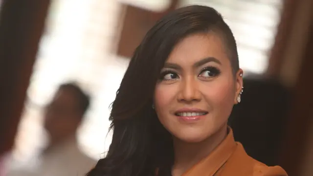 Julia Perez Menopause Dini, Ini Kata Denada - ShowBiz Liputan6.com