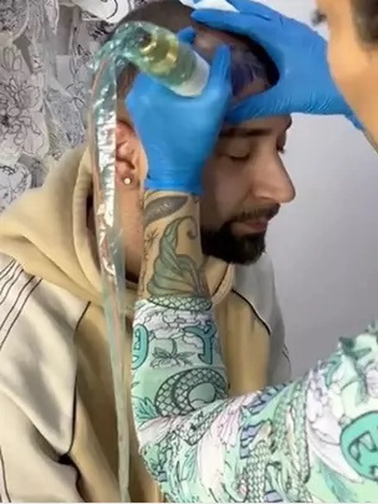 Pria Ini Pilih Tato di Kepala Botak Ketimbang Menumbuhkan Rambut, 7 ...