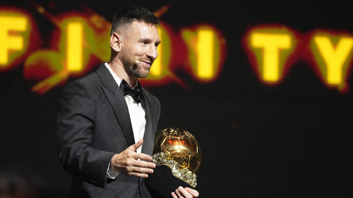 Koleksi 8 Penghargaan Ballon d'Or 2023, Lionel Messi: Ini Trofi Bola ...