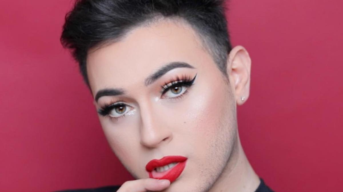 Meski Dianggap Tabu, Ternyata Tren Pria Pakai Makeup Ada Sejak Zaman ...