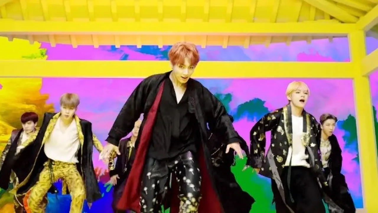 Begini 5 Tampilan BTS dalam Balutan Baju Khas Korea, Hanbok