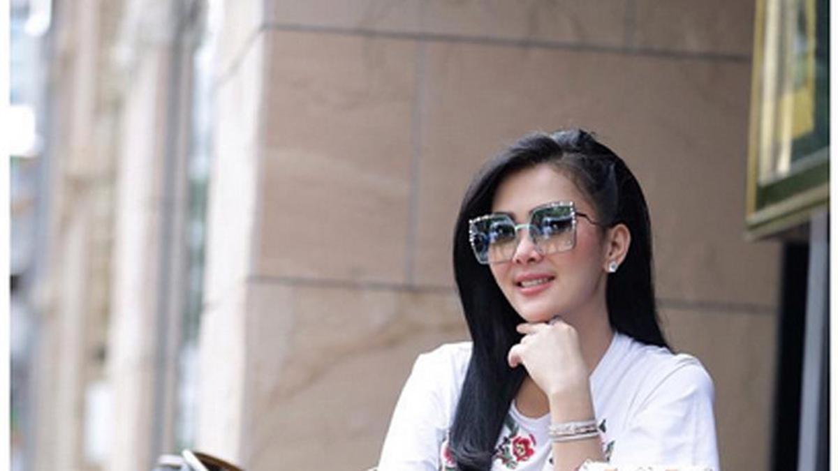 Gaya Hidup Syahrini Bikin Geleng Kepala