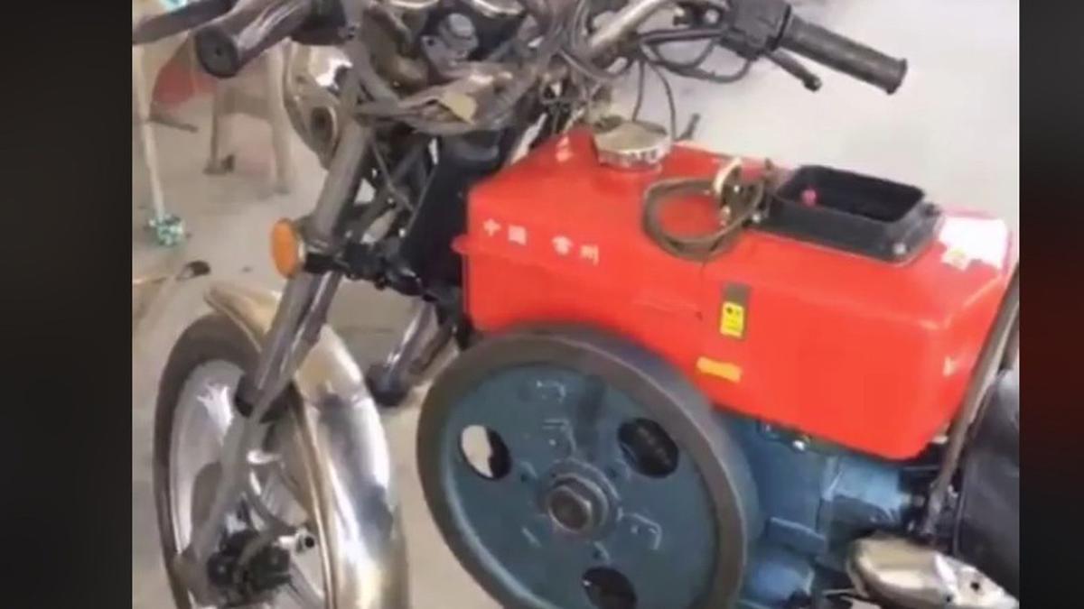 Modifikasi Unik! Ketika Motor Pakai Mesin Diesel Punya Traktor - Berita ...