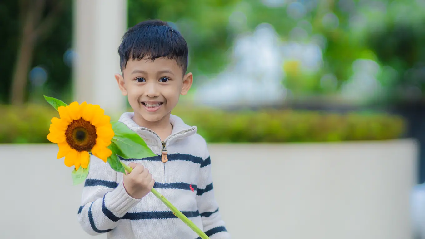 10 Hak Anak: Perlindungan, Pendidikan, dan Masa Depan Cerah