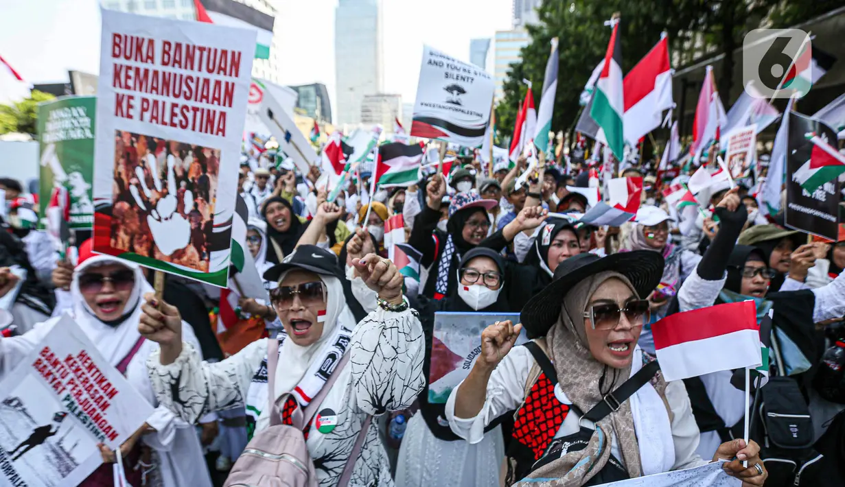Ratusan Orang Gelar Aksi Solidaritas untuk Palestina di Depan Kantor ...