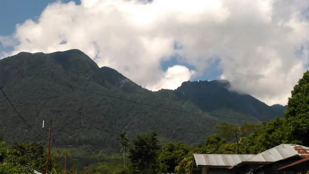 6 Fakta Menarik Gunung Anak Ranakah di Flores, Terbentuk Akibat Letusan ...
