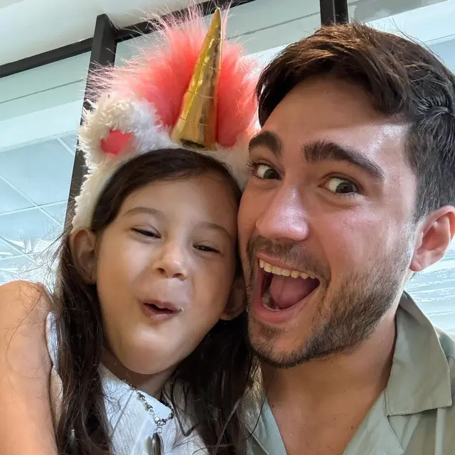 6 Potret Eryck Amaral dan Arabella, Selalu Luangkan Waktu Bertemu Anak ...