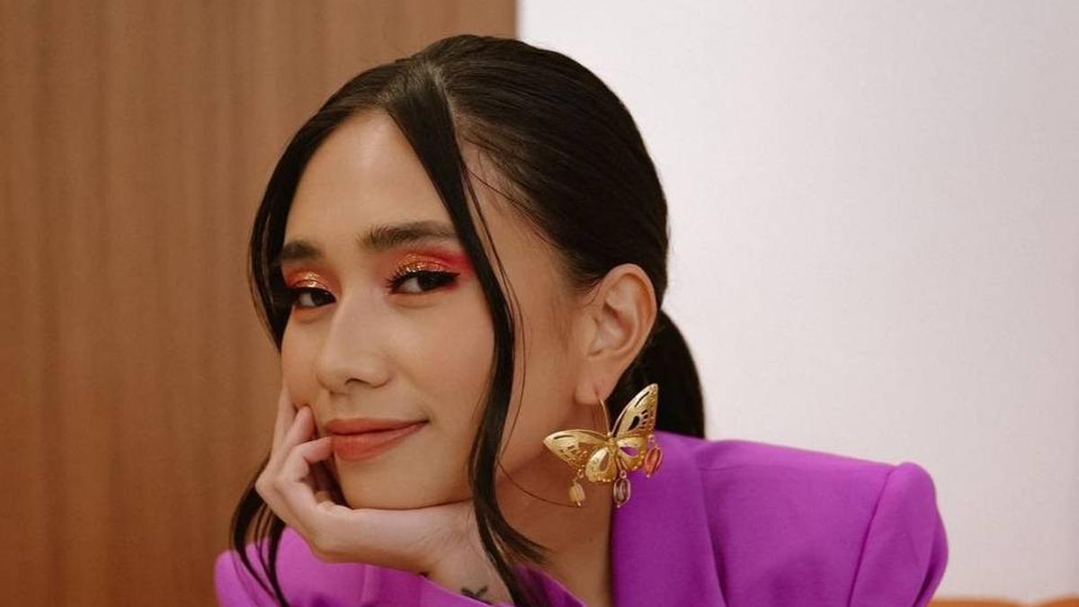 Segera Konser Solo di Jakarta, Intip Gaya Edgy Niki Zefanya yang ...