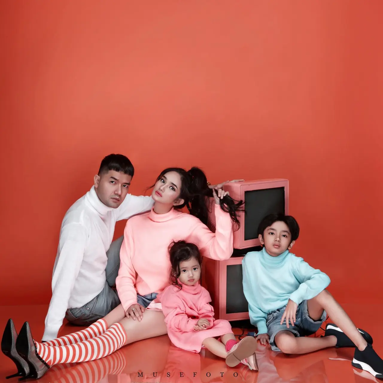 7 Pemotretan Keluarga Faby Marcelia Bersama Buah Hati yang Selalu ...