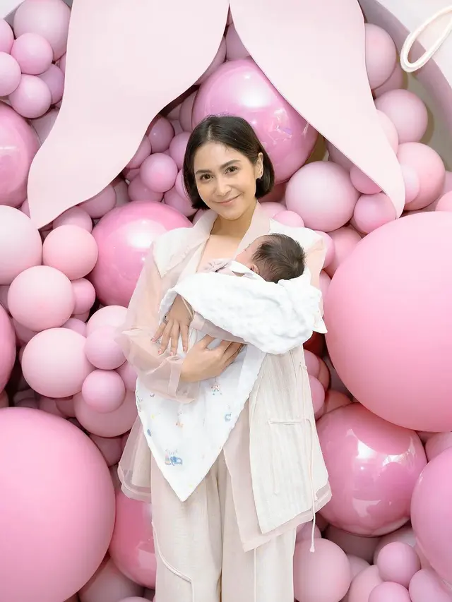 6 Gaya Serba Pink Keluarga Raffi Ahmad dan Nagita Slavina Gelar Aqiqah Baby Lily - Fashion ...