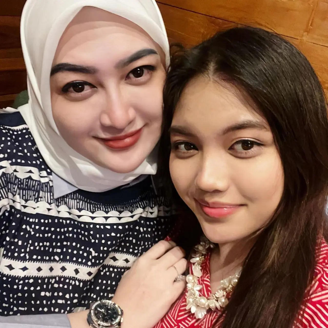 Masuk Grand Final Puteri Remaja Jakarta, Ini 6 Potret Cantik Raihana ...