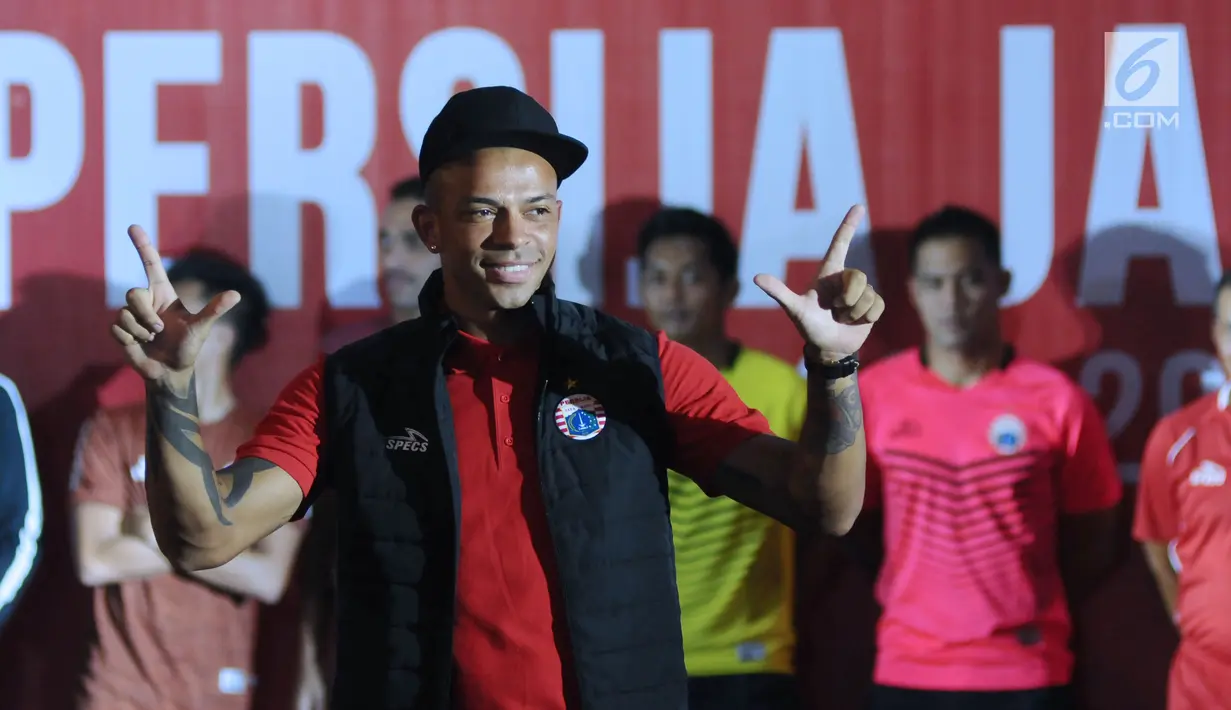 FOTO: Persija Resmi Kenalkan Kaus Tim Untuk Musim 2018 - Foto Liputan6.com