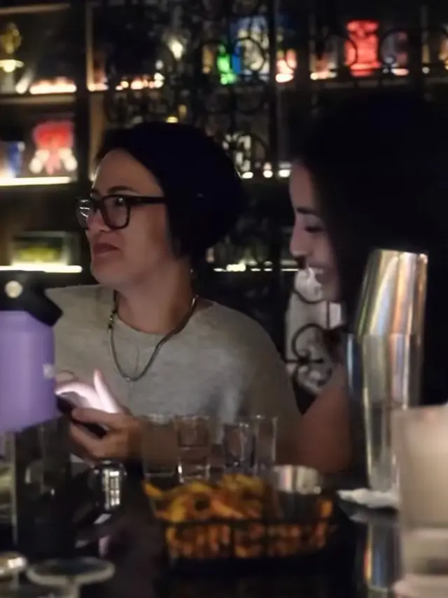 7 Potret Terbaru Manohara Kini Jadi Bartender, Tinggalkan Dunia Akting