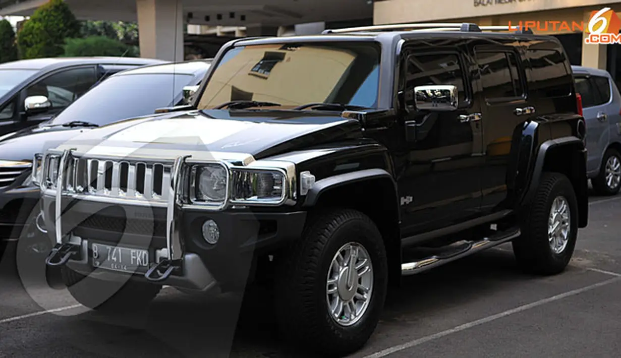 Delapan Mobil Mewah Hasil Kredit Nasabah Fiktif - Foto Liputan6.com