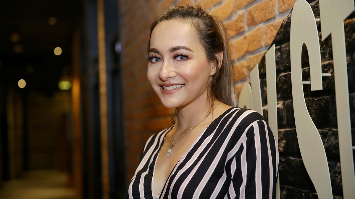 Doa Dewi Rezer untuk Pernikahan Lulu Tobing dan Suami