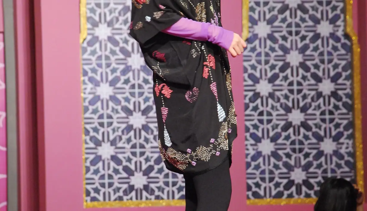 Milo, Embroidered Empire II - Photo Fimela.com