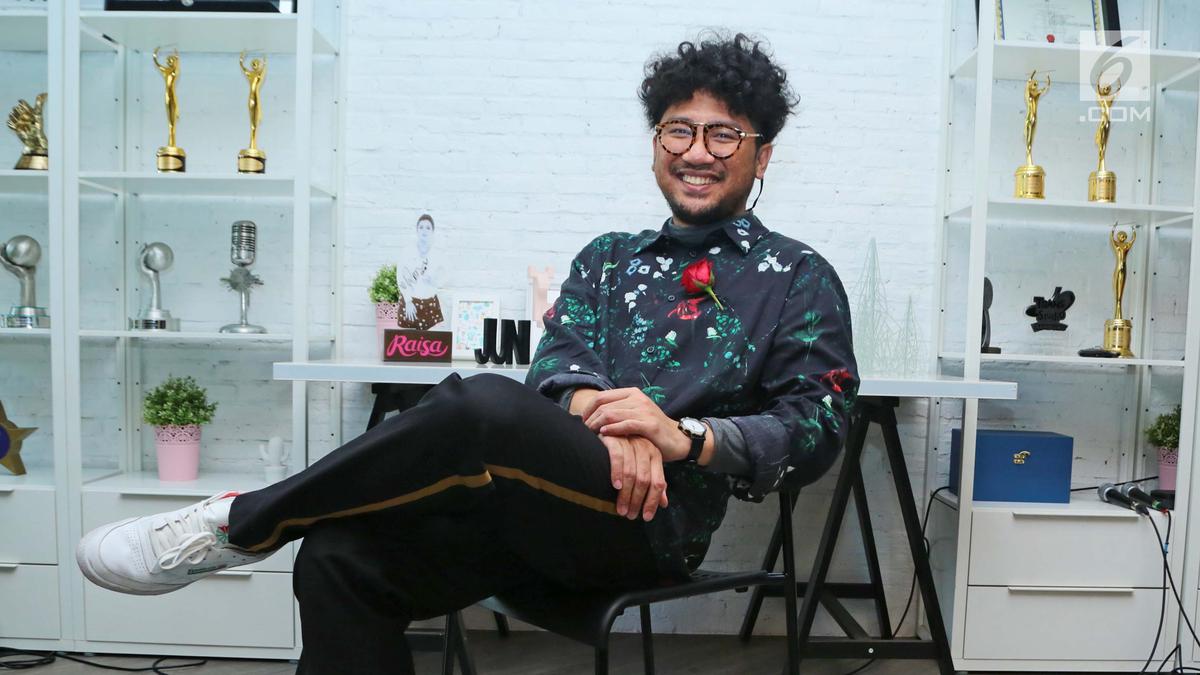 PHOTO: Rilis Single Baru, Kunto Aji Tampil dengan Gaya Khasnya - Foto ...