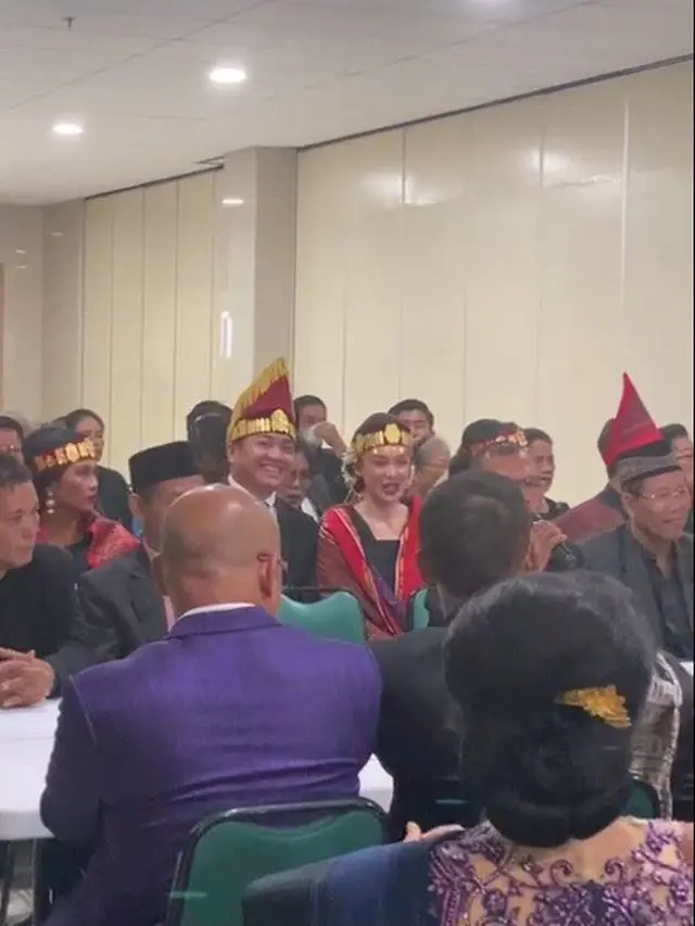 7 Potret Rianti Cartwright Jalani Proses Mangadati, Kini Jadi Boru ...