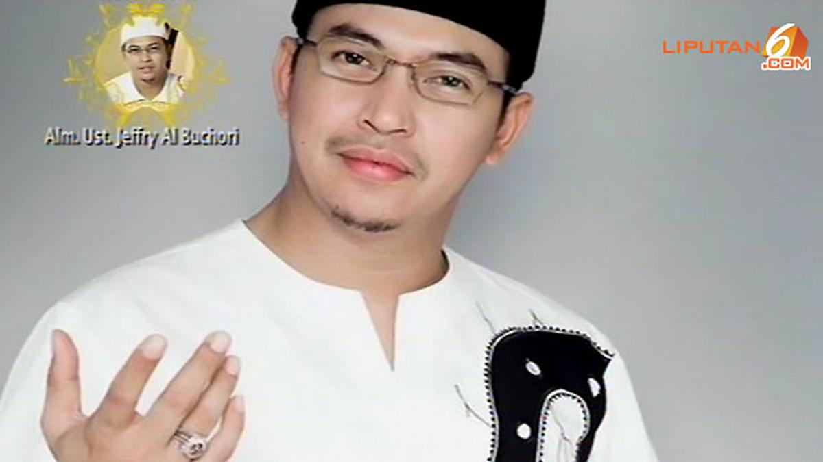 Berbakat Sebagai Musisi, Uje Sempat Buat Album - ShowBiz Liputan6.com