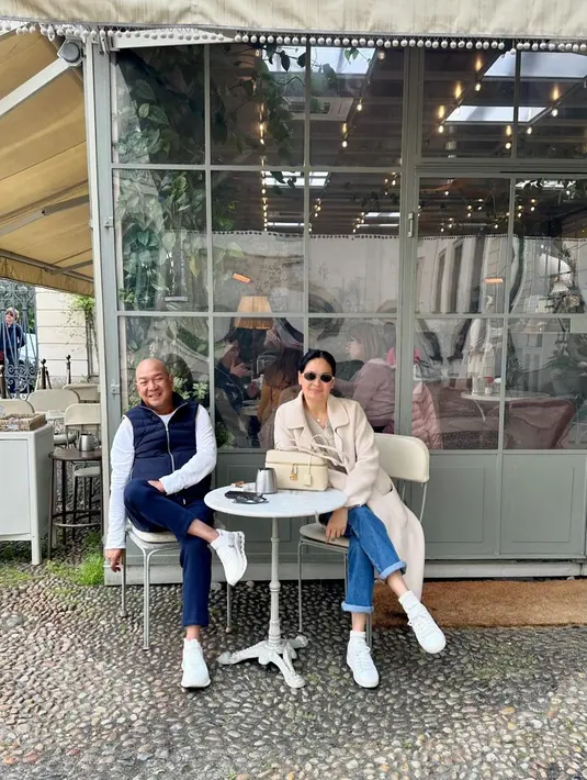 Potret Mesra Donna Harun dan Suami yang Jarang Tersorot, Dikira Pacar ...