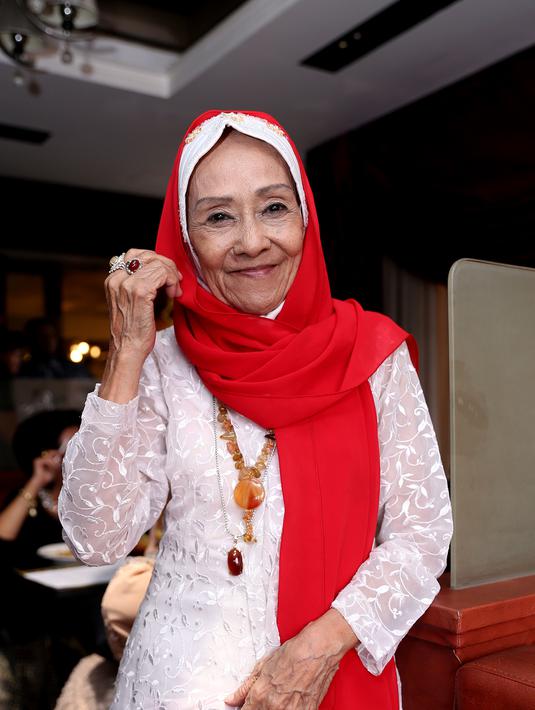 Komedian Legendaris: Laila Sari Menikmati Hasil Jerih Payah di Hari ...
