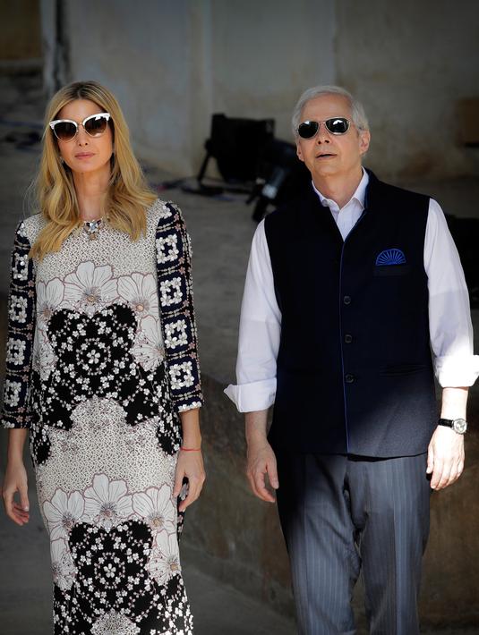 PHOTO: Kecantikan Ivanka Trump dalam Balutan Gaun Rancangan Desainer ...