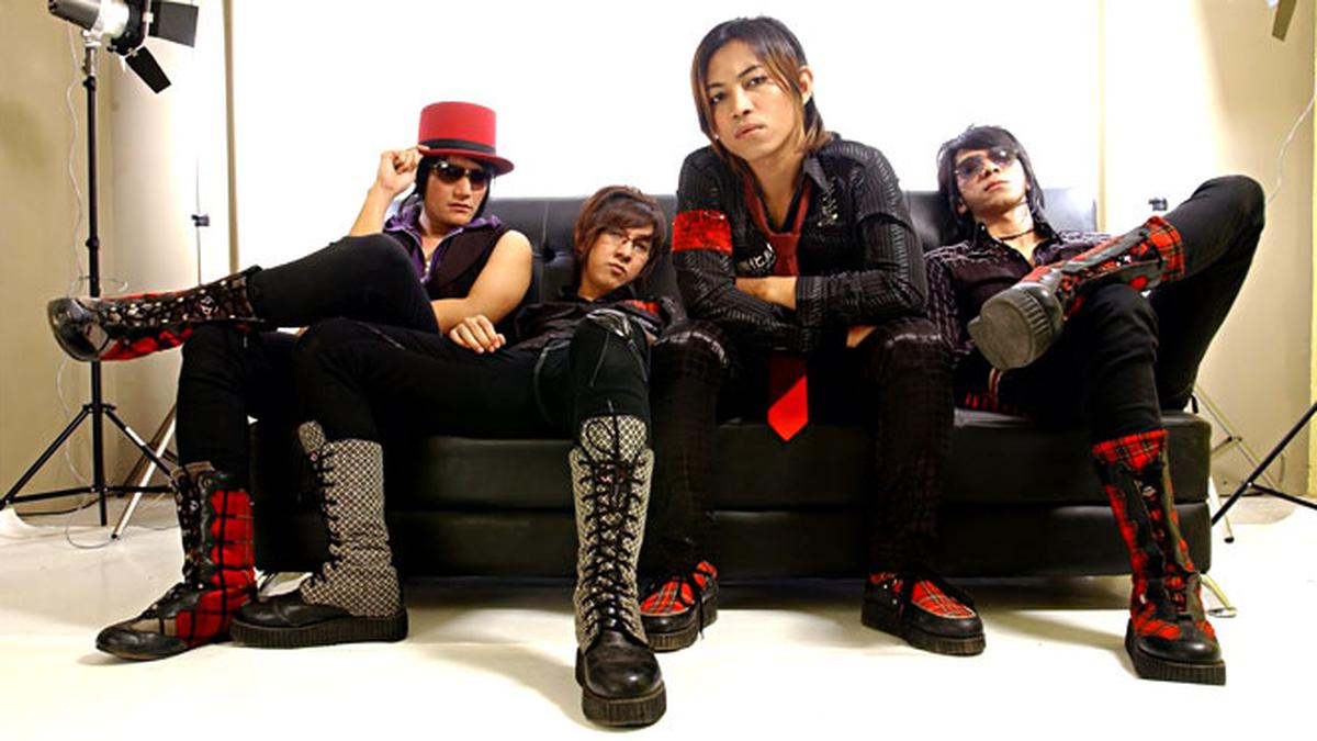 Jualan di Kaki Lima, J-Rocks Tetap Pentingkan Kualitas - ShowBiz ...