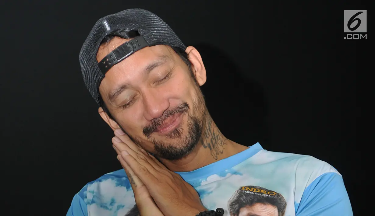 PHOTO: Usia 44, Begini Gaya Tora Sudiro yang Selalu Awet Muda - Foto ...