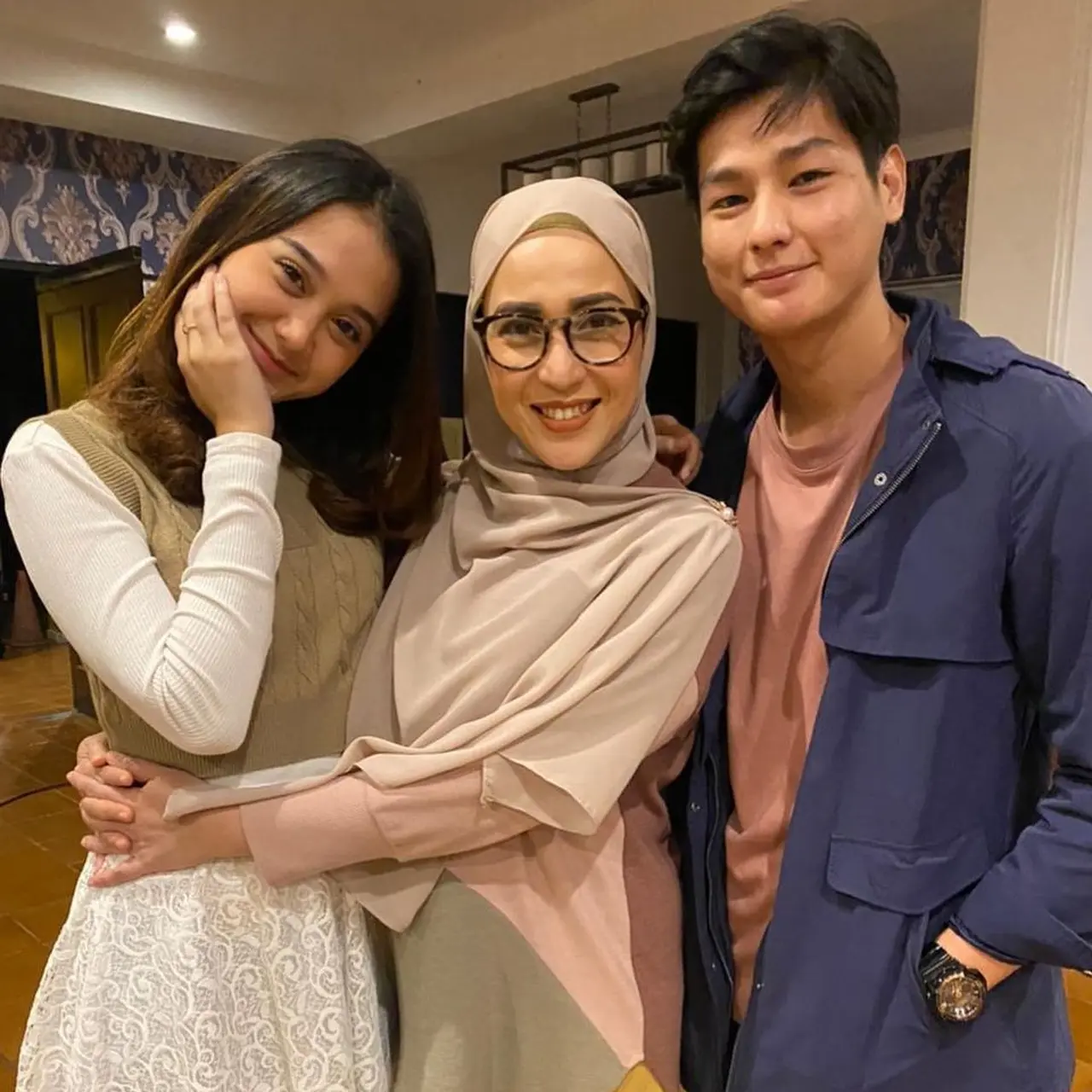6 Potret Kebersamaan Devi Permatasari dan Esta Pramanita, Bak Kakak ...
