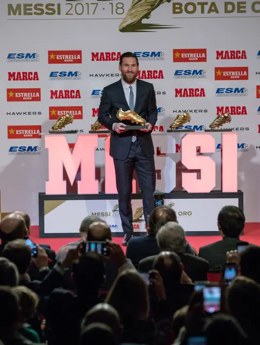 FOTO: Selamat! Lionel Messi Raih Sepatu Emas Eropa yang Kelima - Foto ...