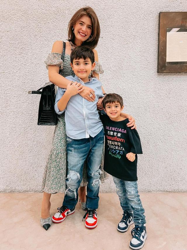 6 Potret Carissa Puteri di Ulang Tahun ke 38, Bahagia Bersama Anak ...