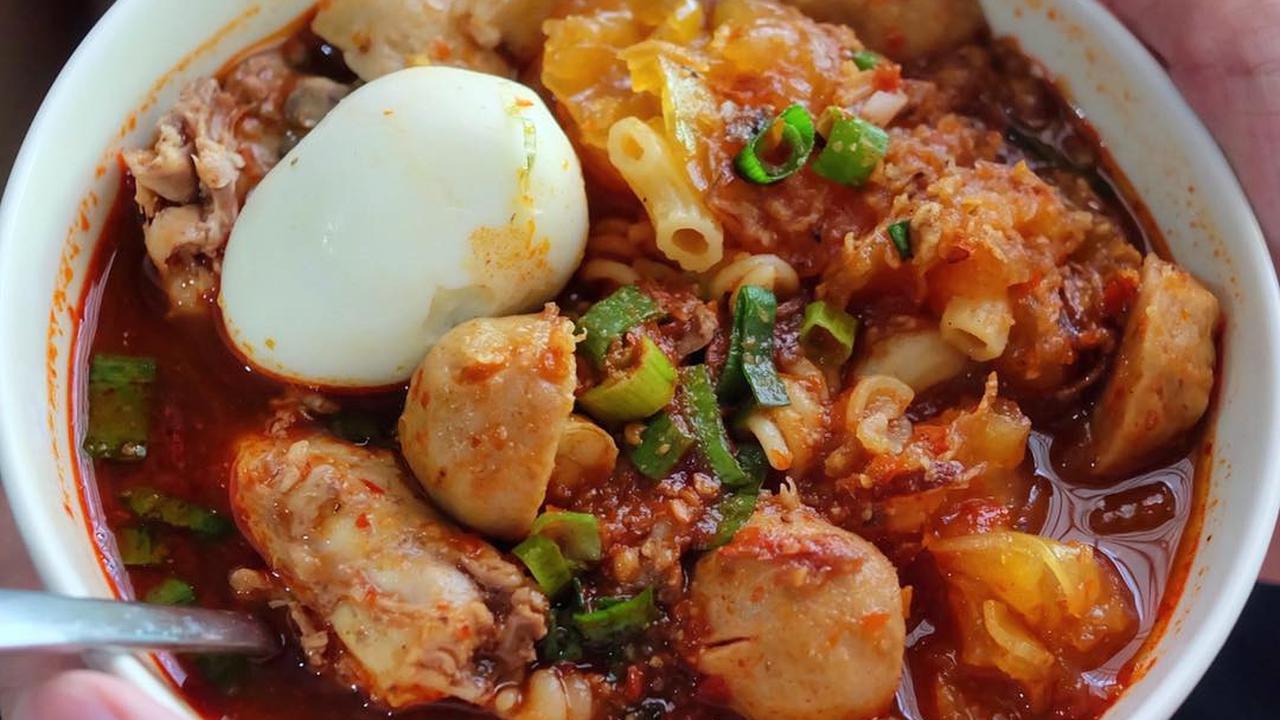 8 Cara Membuat Makanan Seblak Aneka Topping, Mudah Dibuat