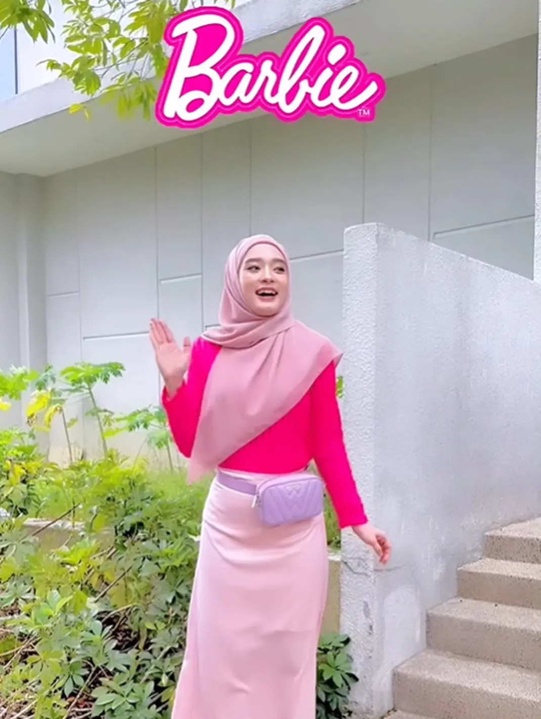 6 Outfit ala Barbie dari Inara Rusli, Inspirasi untuk Perempuan Berhijab