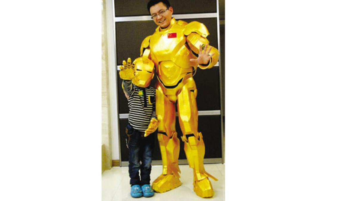 Dokter Muda Rela Jadi `Iron Man` demi Bahagiakan Putranya - Health ...