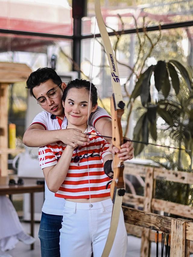 7 Potret Kemesraan Sheryl Sheinafia dan Vadi Akbar Adik Vidi Aldiano ...