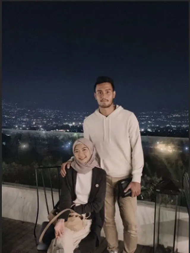 7 Potret M Rafli Striker Timnas U-22 Sekaligus Pemain Arema FC dengan Kekasih - Surabaya ...