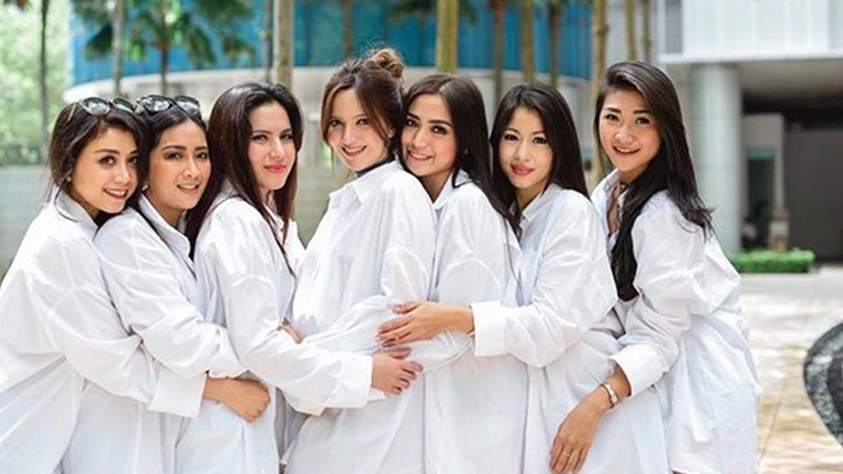 Potret Cantik Girl Squad: Geng Wanita Jedar dan Nia Ramadhani - Photo ...