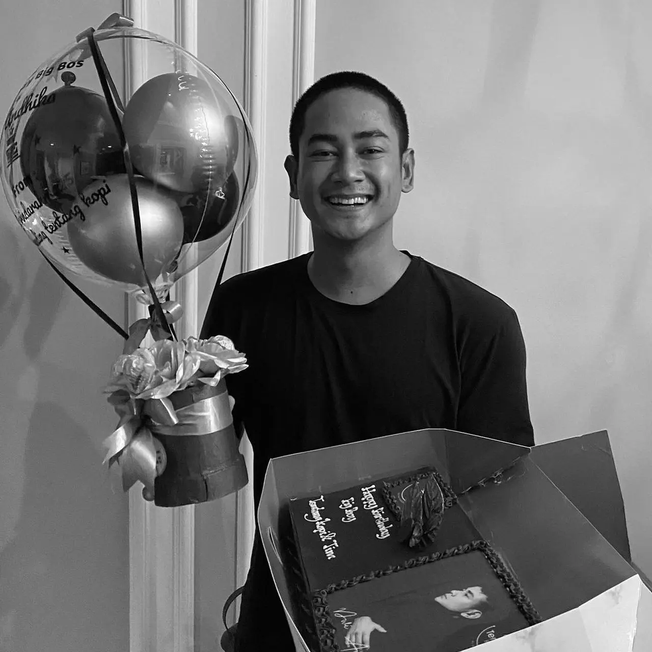 Genap Berusia 35 Tahun, Ini 6 Potret Terbaru Dwi Andhika yang Masih ...