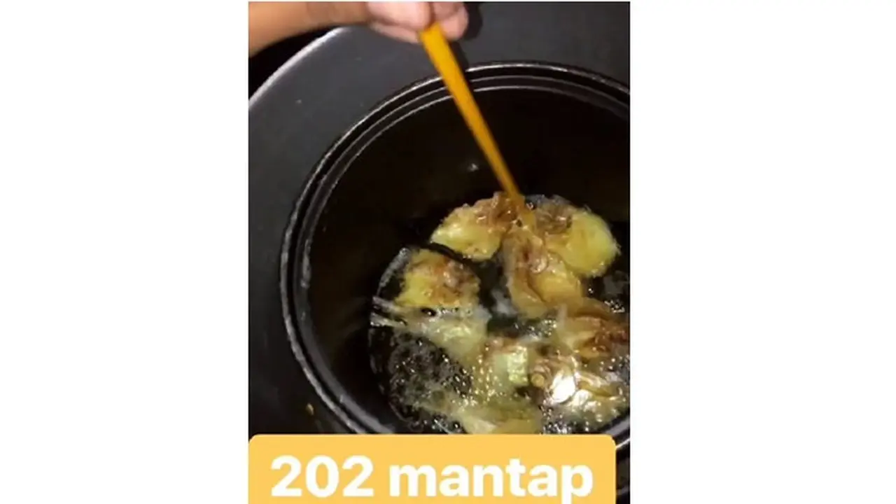 6 Cara Masak Pakai Rice Cooker ala Anak Kos Ini Kreatif Banget - Hot ...