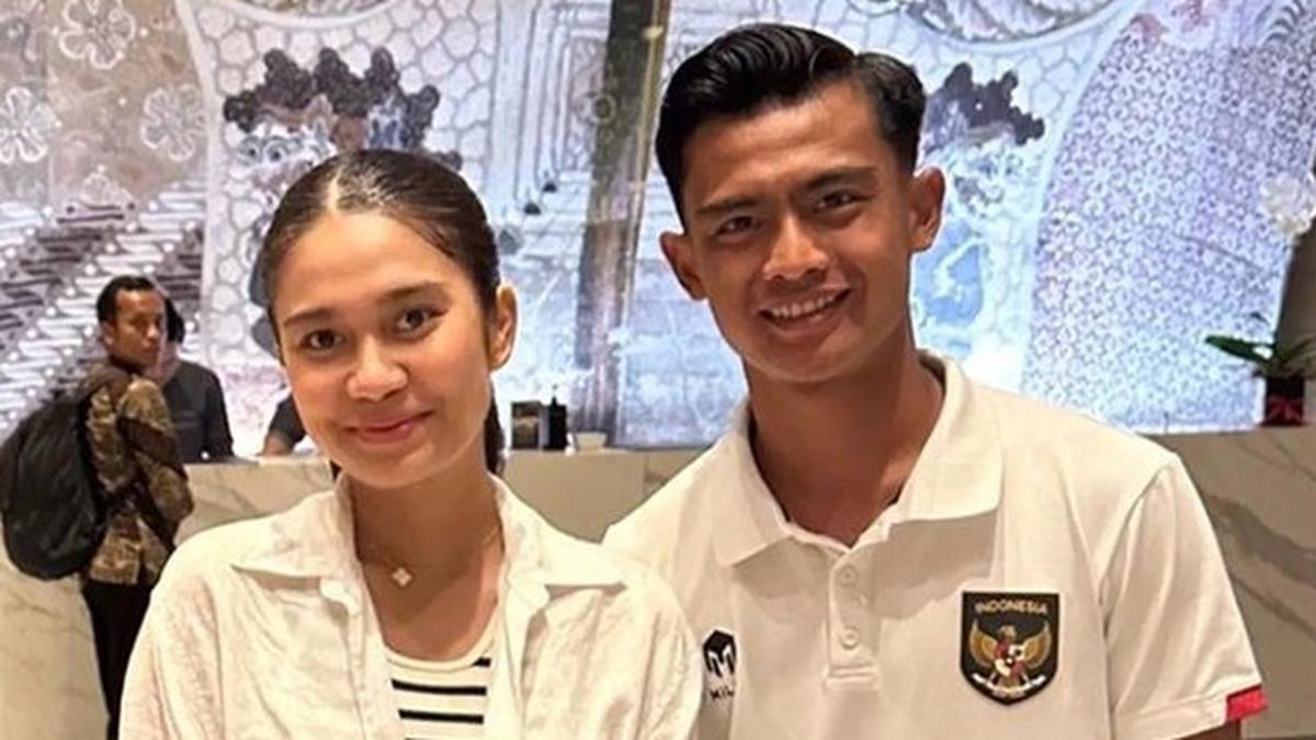 6 Potret Pratama Arhan dan Azizah Salsha Pakai Baju Couple, Makin Mesra - Hot Liputan6.com