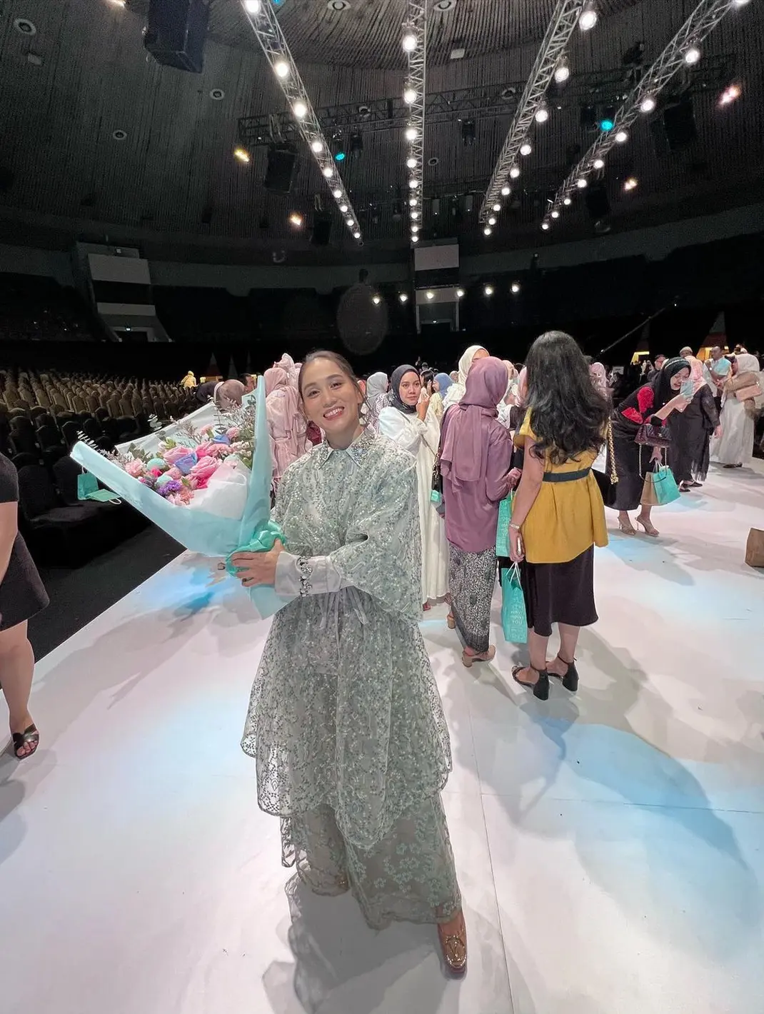 5 Sosok Perempuan Pendaki, Pilot, hingga Masinis MRT Melenggang Cantik ...