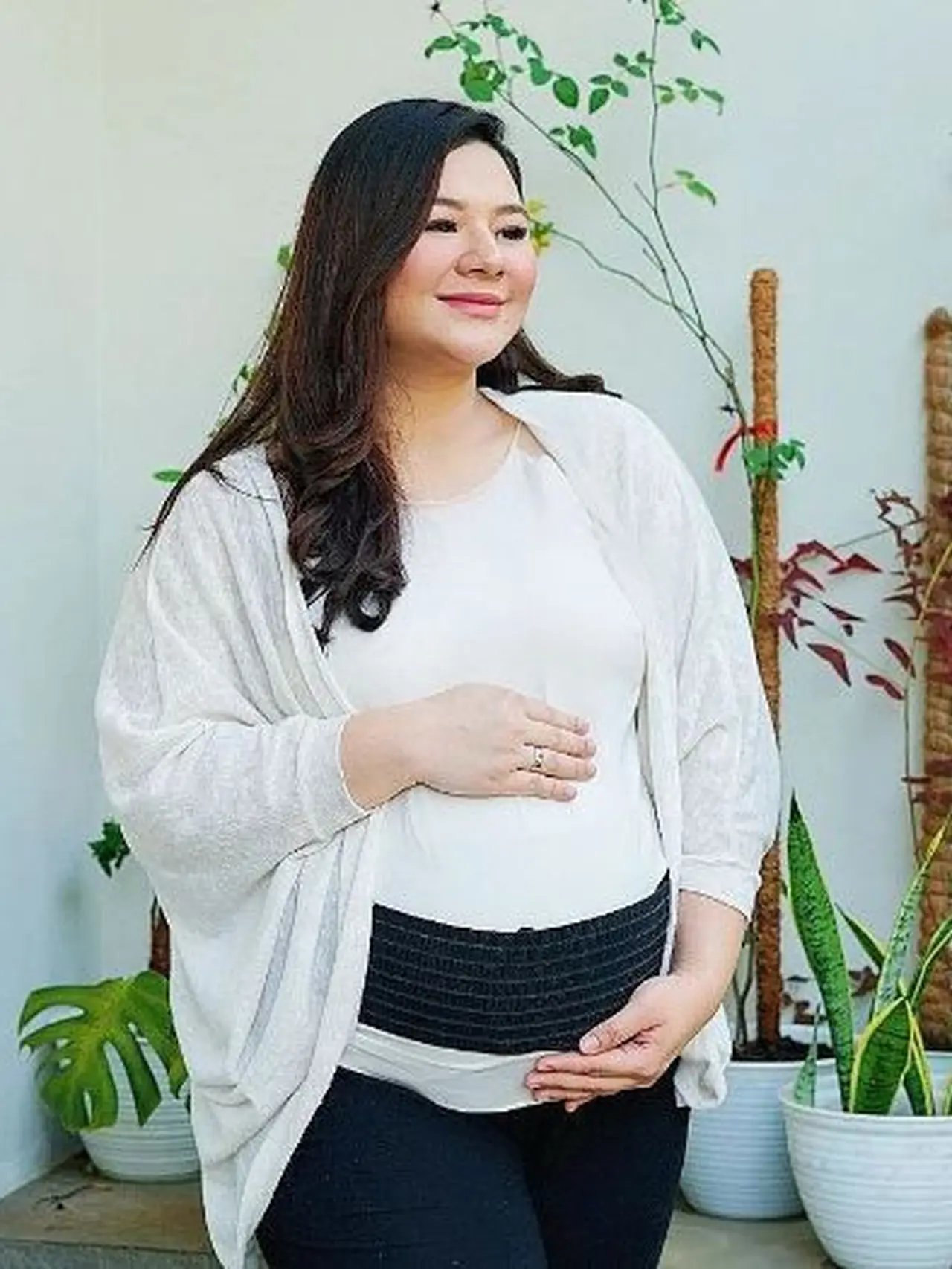 Menuju Persalinan Eriska Rein Ceritakan Kisah Kehamilan Keduanya, Ada ...