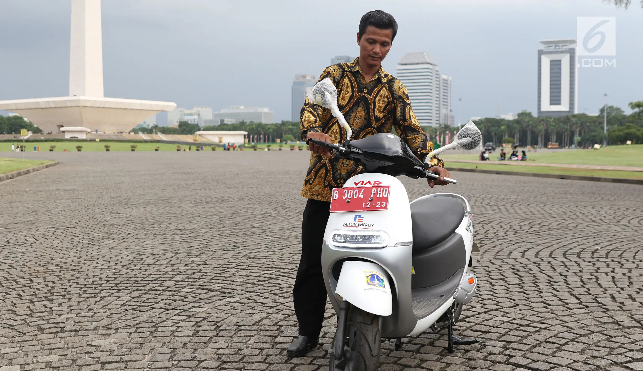 FOTO: 20 Unit Motor Listrik Jadi Kendaraan Operasional Monas - Foto ...