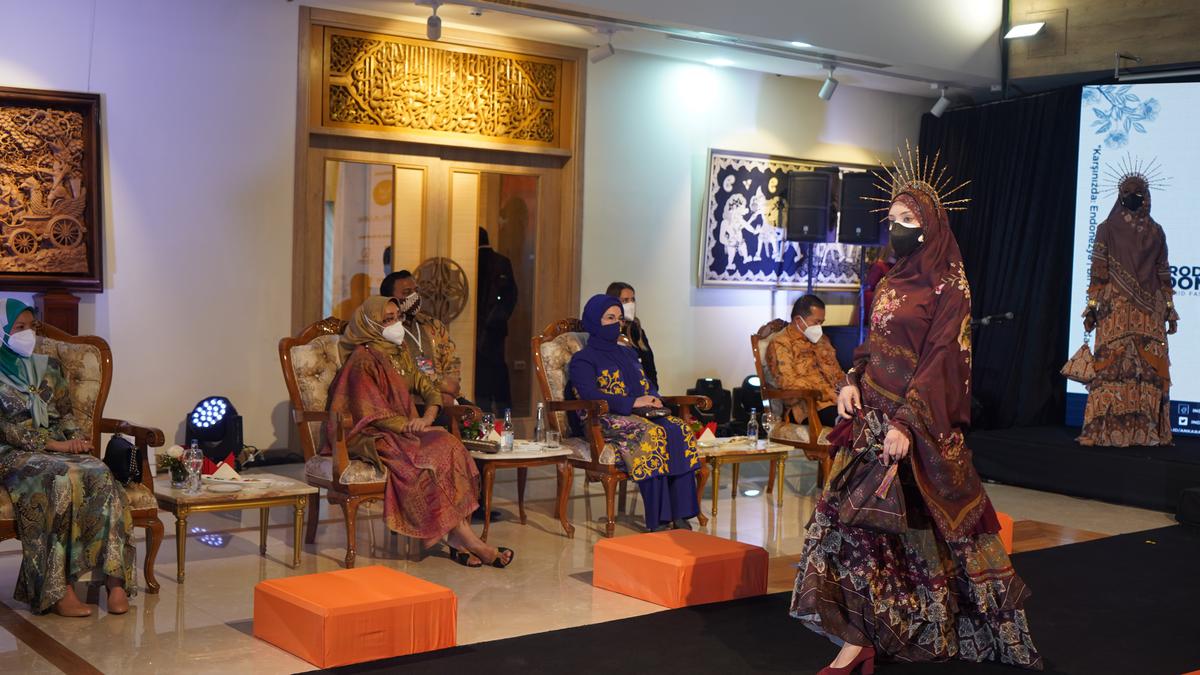 KBRI Ankara Sukses Jalani Fashion Show Pertama di Masa Pandemi COVID-19 ...
