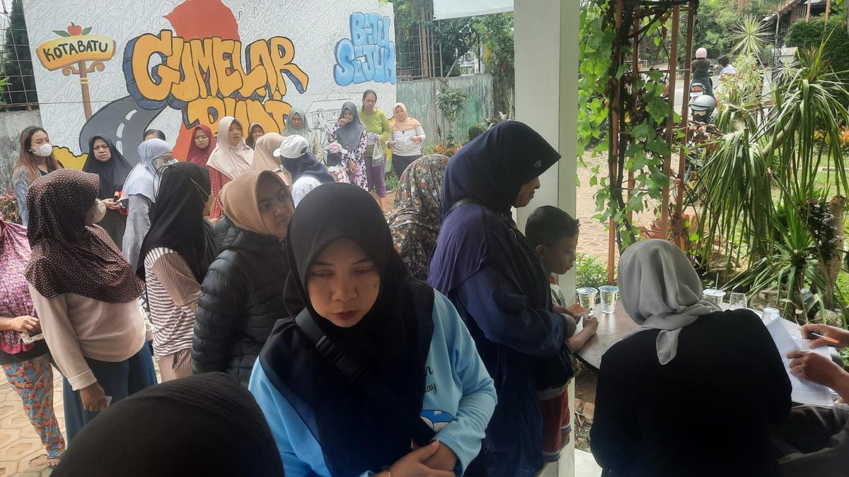 Sembako Murah Firhando Gumelar-H Rudi Diserbu Ribuan Warga Kota Batu ...