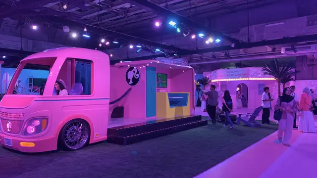 3 Fakta Menarik World of Barbie: Dreams Made Here, Pameran Barbie ...
