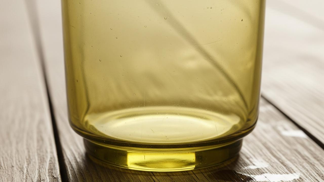 Gelas Kaca Tampak Kusam karena Noda Minuman? Ini Cara Membersihkannya ...